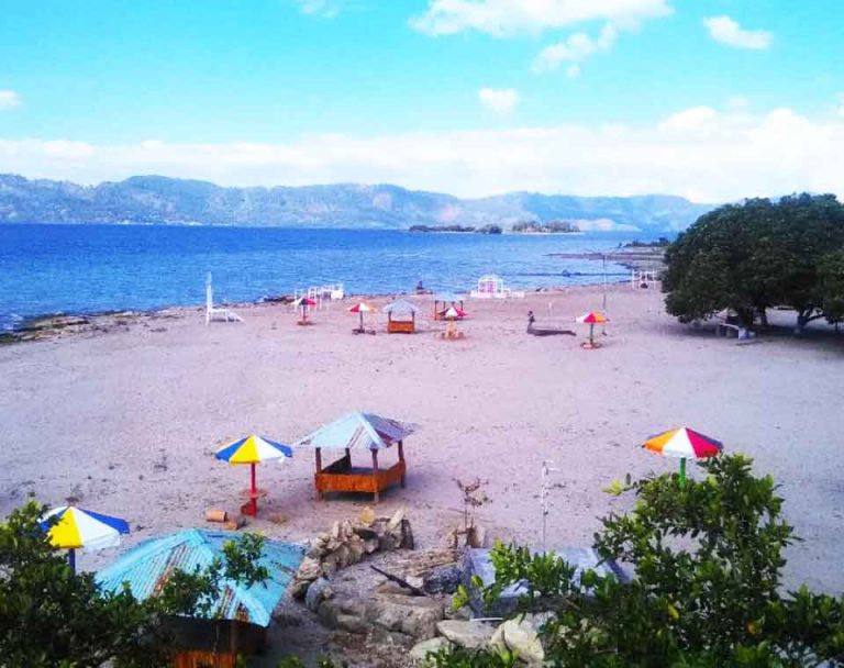 Pantai Batu Hoda | Destinasi Ramah Keluarga di Pulau Samosir